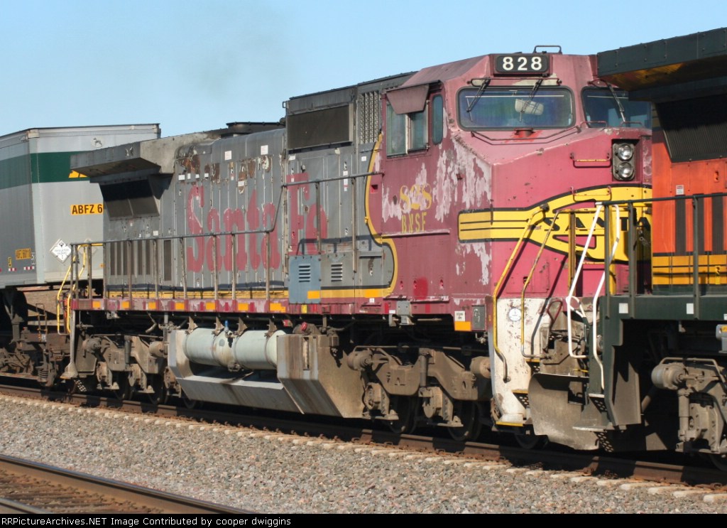 BNSF 828